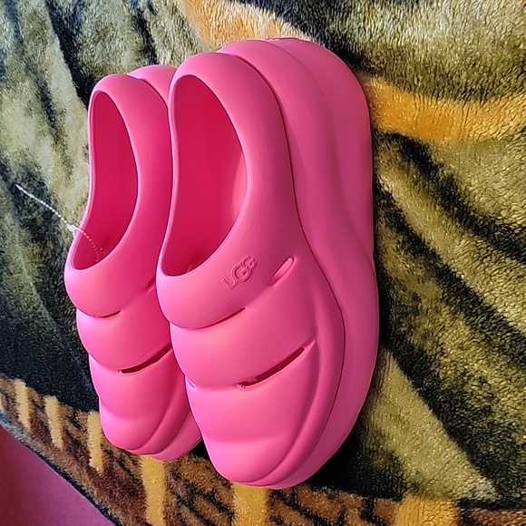UGG | Shoes | Ugg Sports Yeah Clog | Poshmark